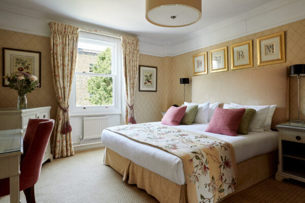 Stay - Durrants Hotel